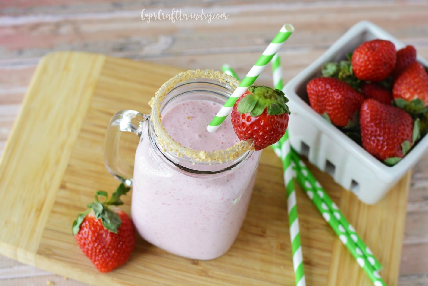 Simply Delicious Strawberry Cheesecake Smoothie - Gym Craft Laundry