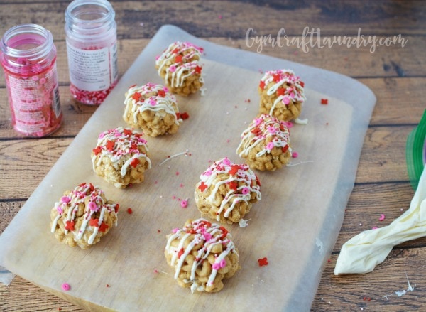 Easy Valentine's Day Cheerio Balls